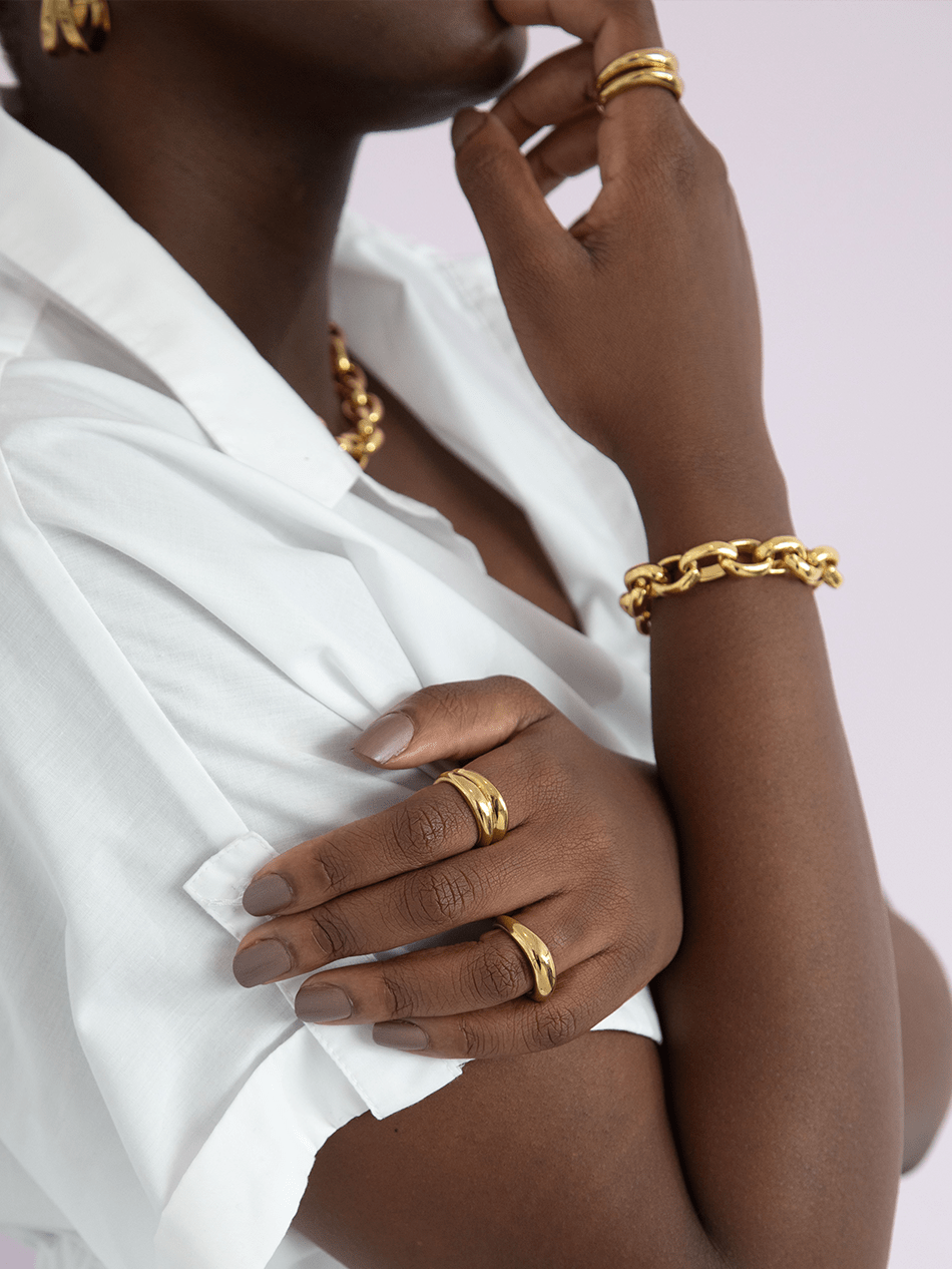Lydia Tomlinson Medina Chunky Chain Ring-Clasp Bracelet in Gold Lydia Tomlinson Medina Chunky Chain Ring-Clasp Bracelet in Gold