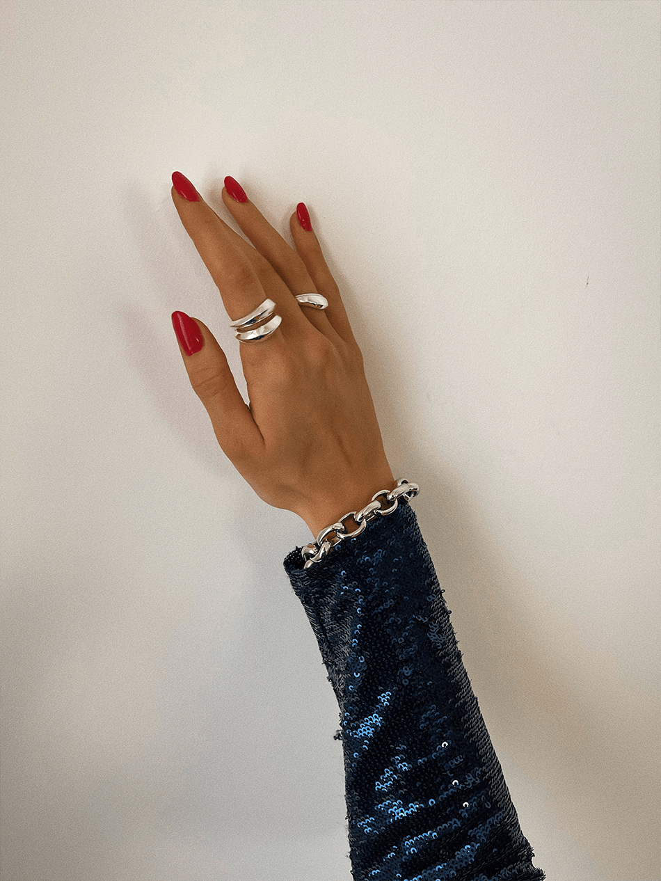 Lydia Tomlinson Medina Chunky Chain Ring-Clasp Bracelet in Silver Lydia Tomlinson Medina Chunky Chain Ring-Clasp Bracelet in Silver